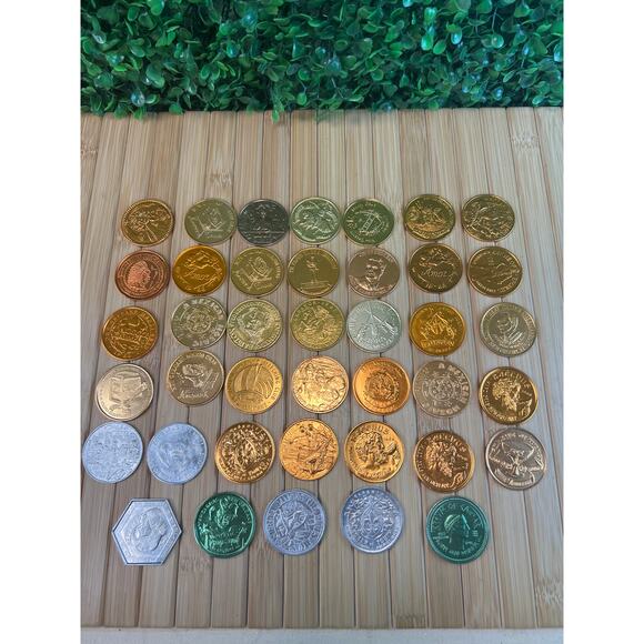 unknown | Art | Bundle Of 4 New Orleans Mardi Gras Doubloons From 80s ...